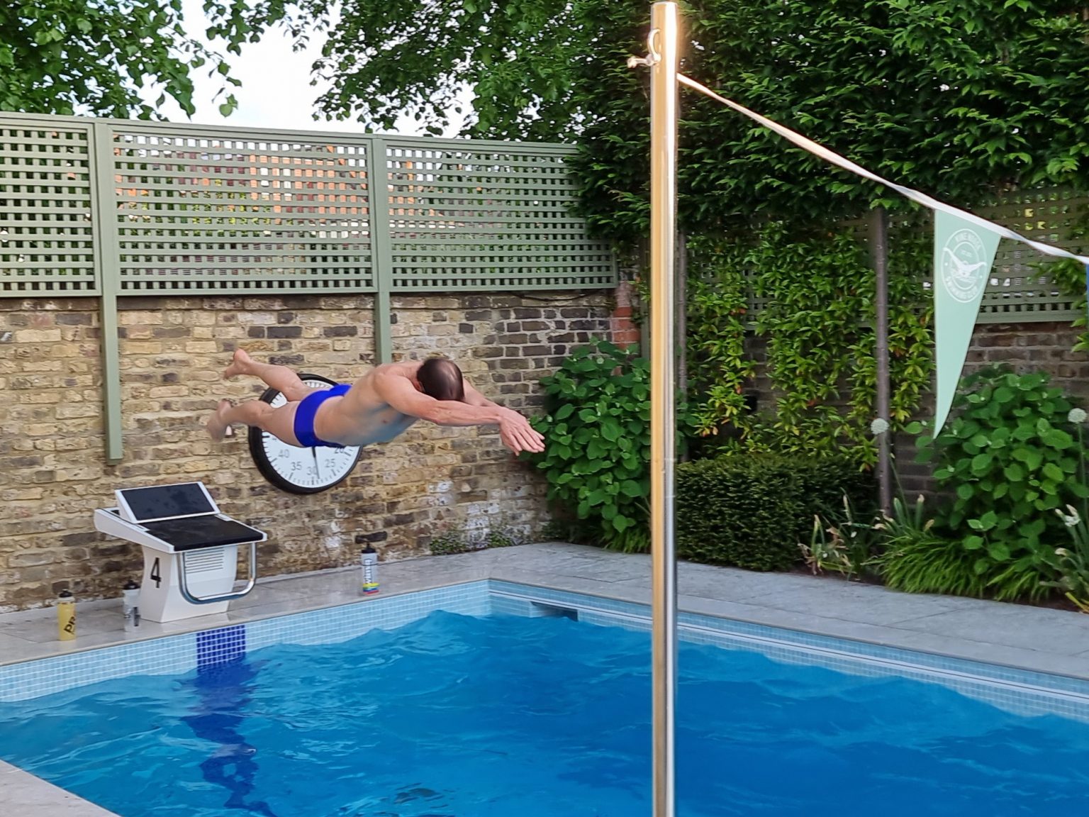 How to strike the balance between focus and flow in swimming ...